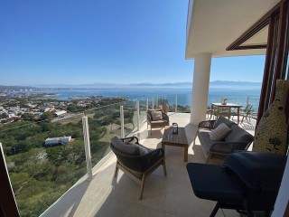 Furnished apartment with stunning views of the bay and mountain at ...